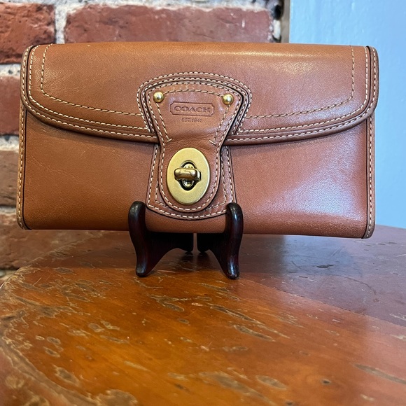 Coach | Bags | Vintage Coach Gigi Whiskey Brown Leather Kisslock Frame ...